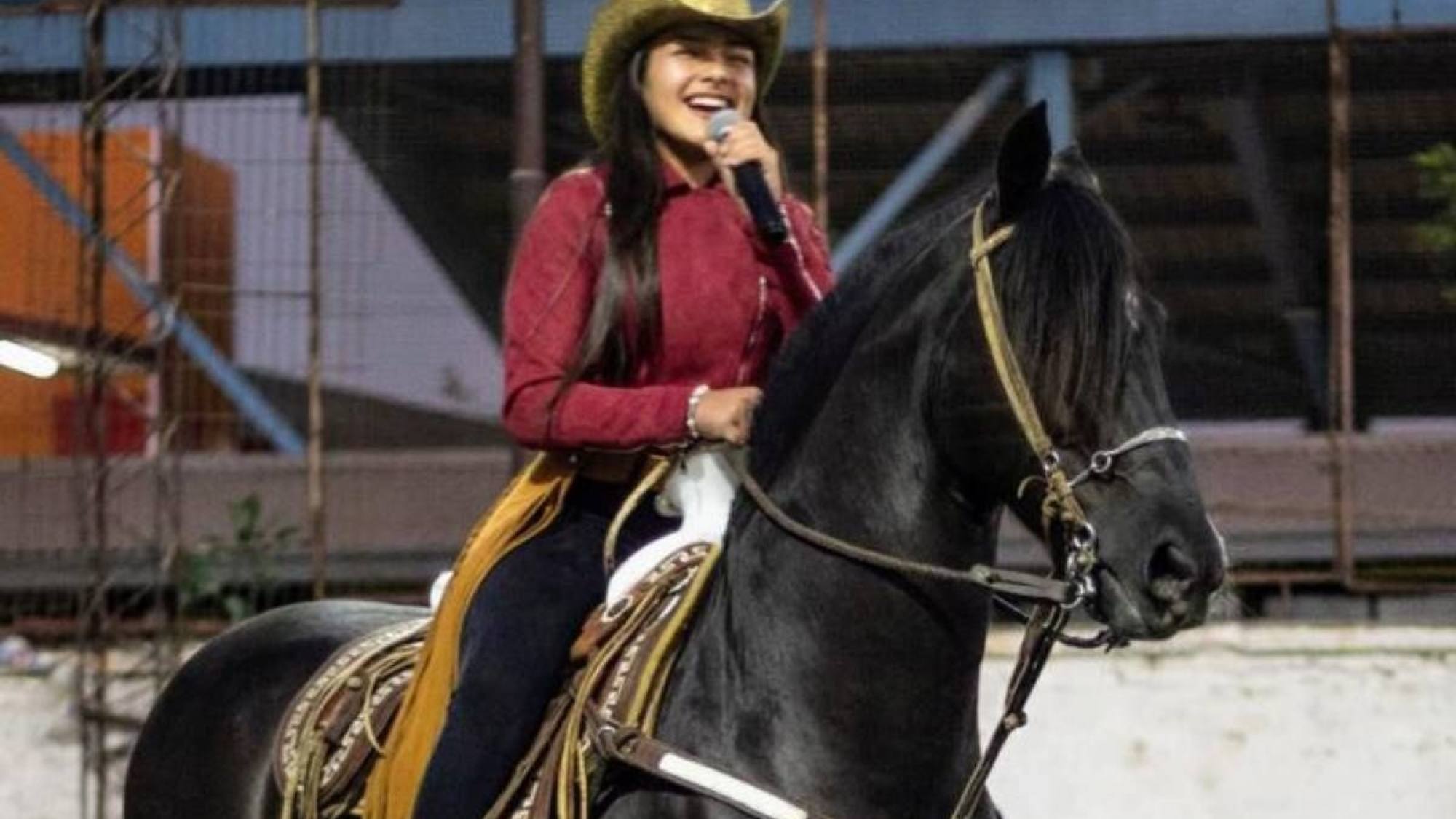 La nueva revelación de la ranchera: Alanys Lagos realiza serenatas ...