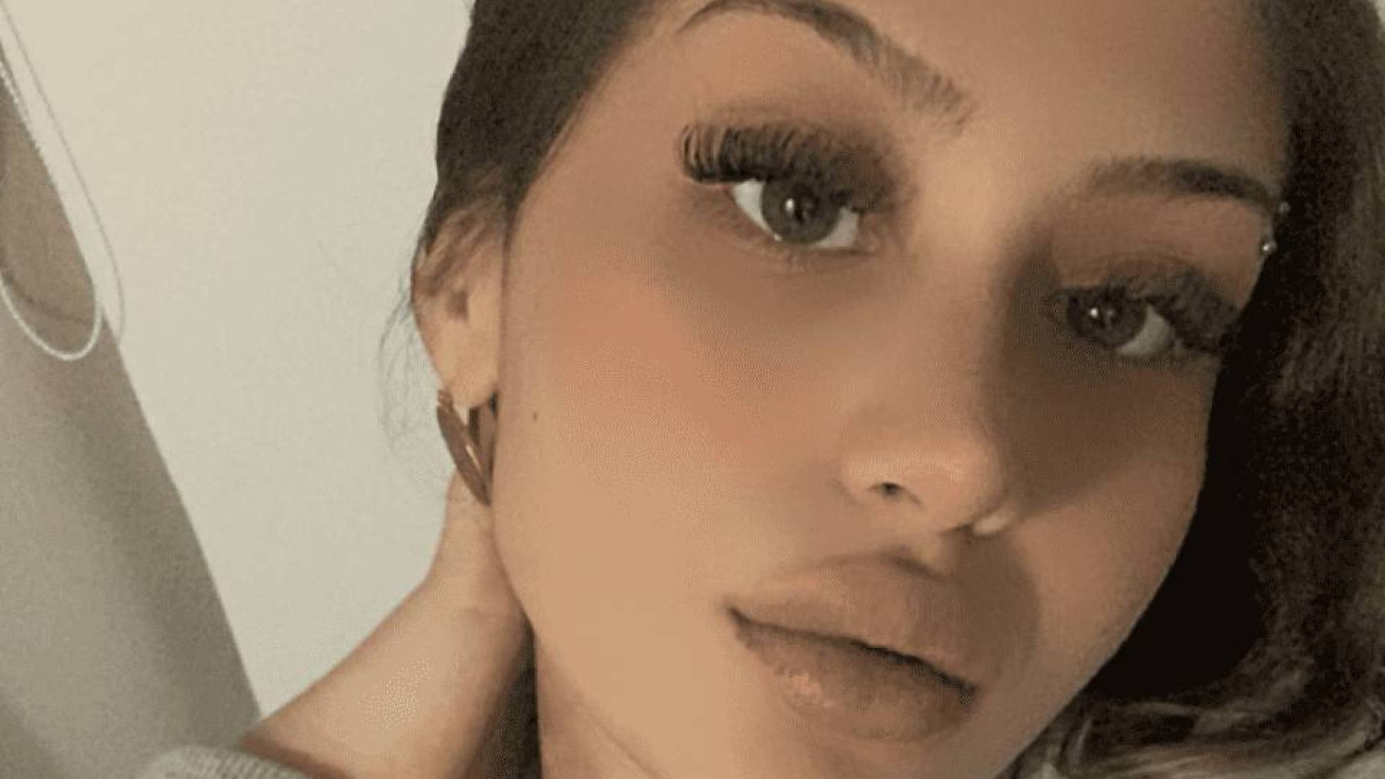 "Baby sólo dime que sí": Trini Neira enciende las redes con alarma de ...