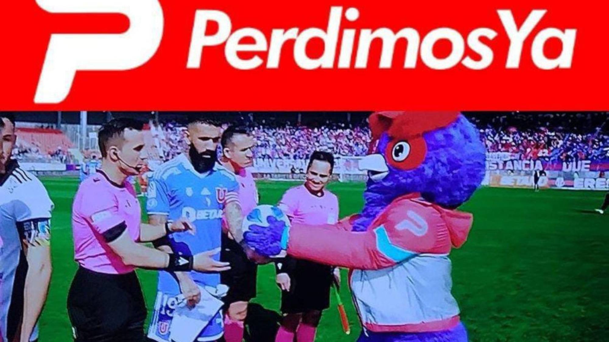 Hinchas de Colo Colo se burlaron con lluvia de memes