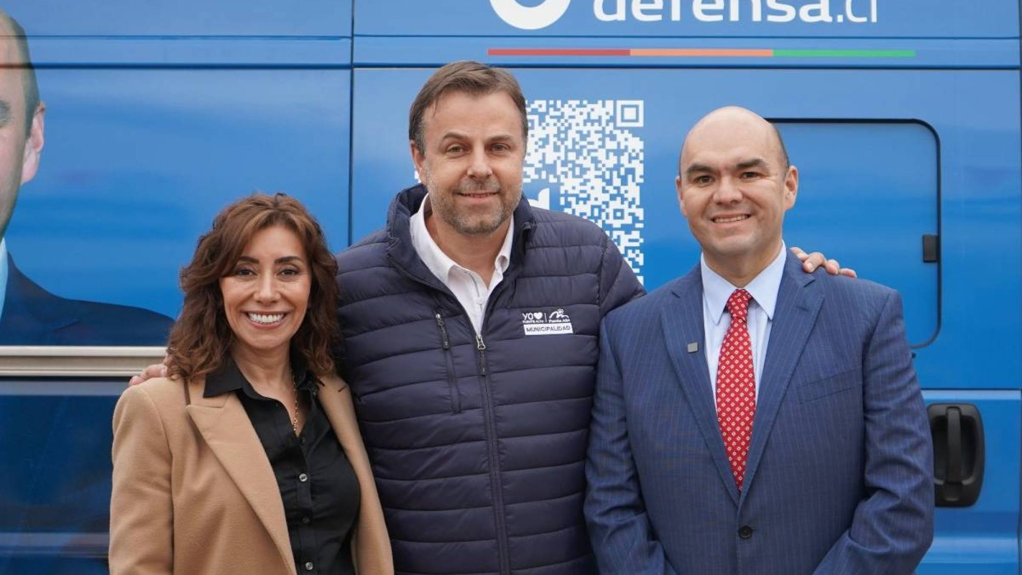 Carmen Gloria Arroyo y el alcalde Germán Codina inauguran servicio legal móvil en Puente Alto