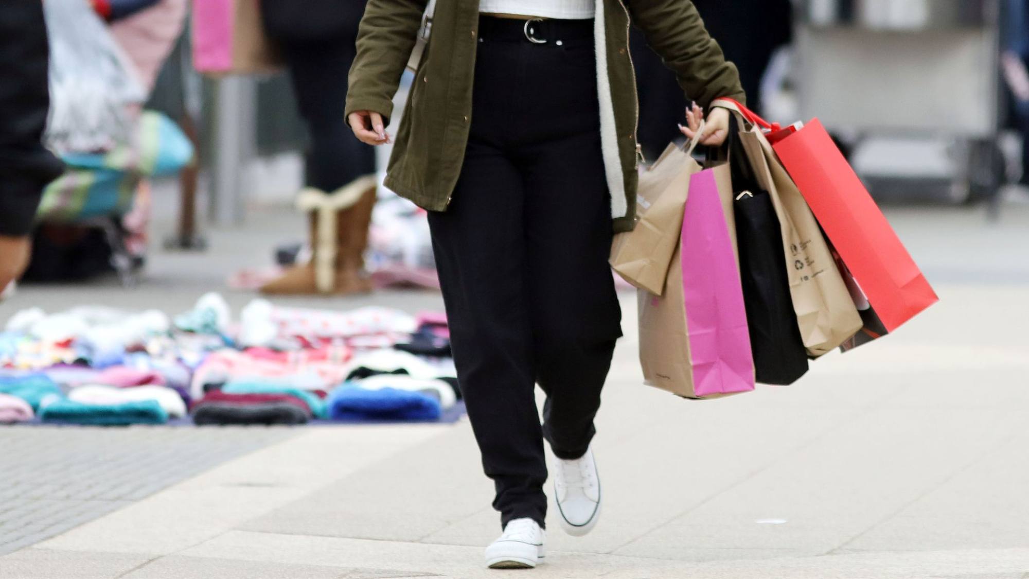 Sepa como controlar los gastos innecesarios para cuidar su dinero