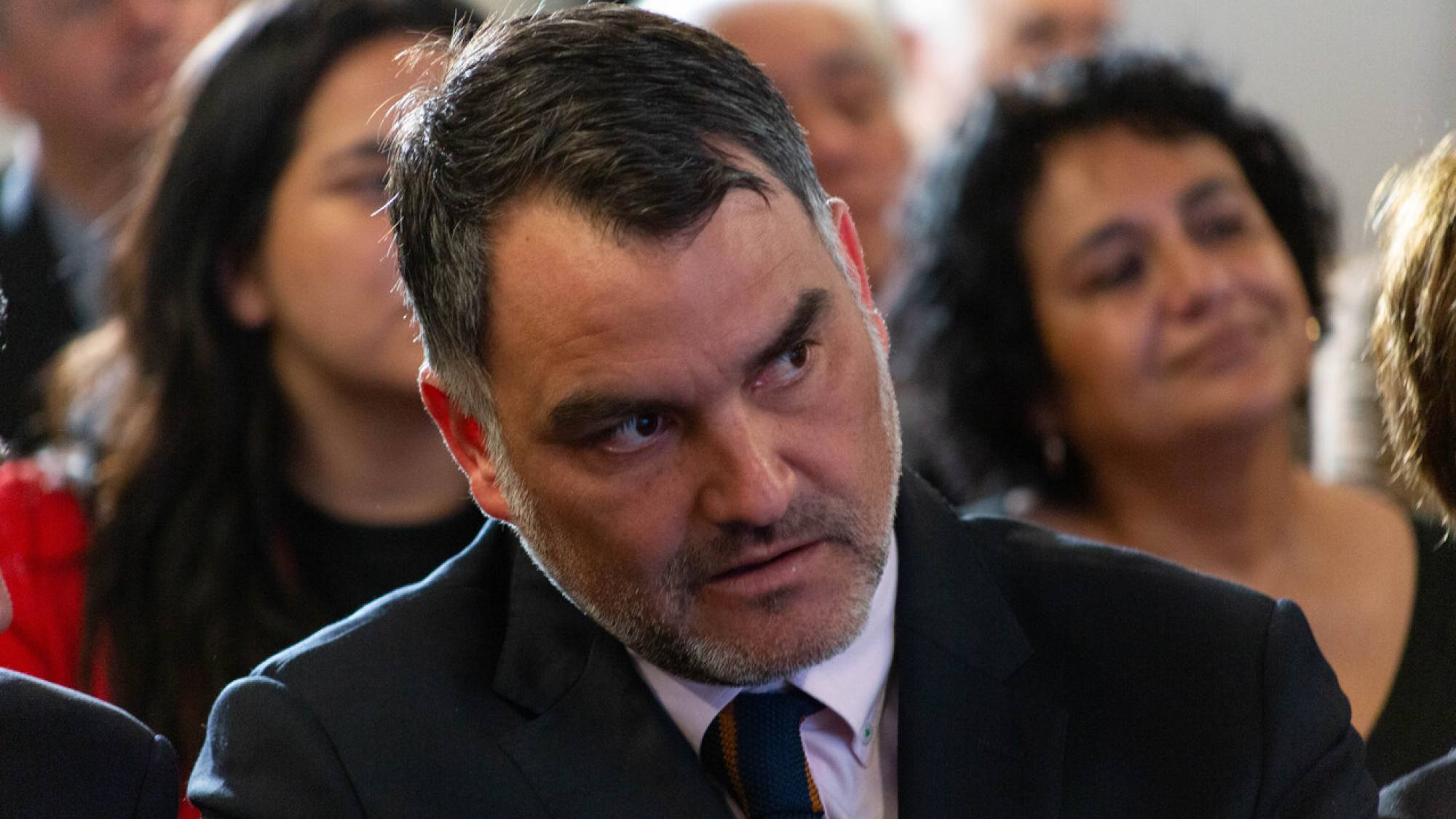 Revelan llamados del Senador Macaya a la Defensoría de la Niñez