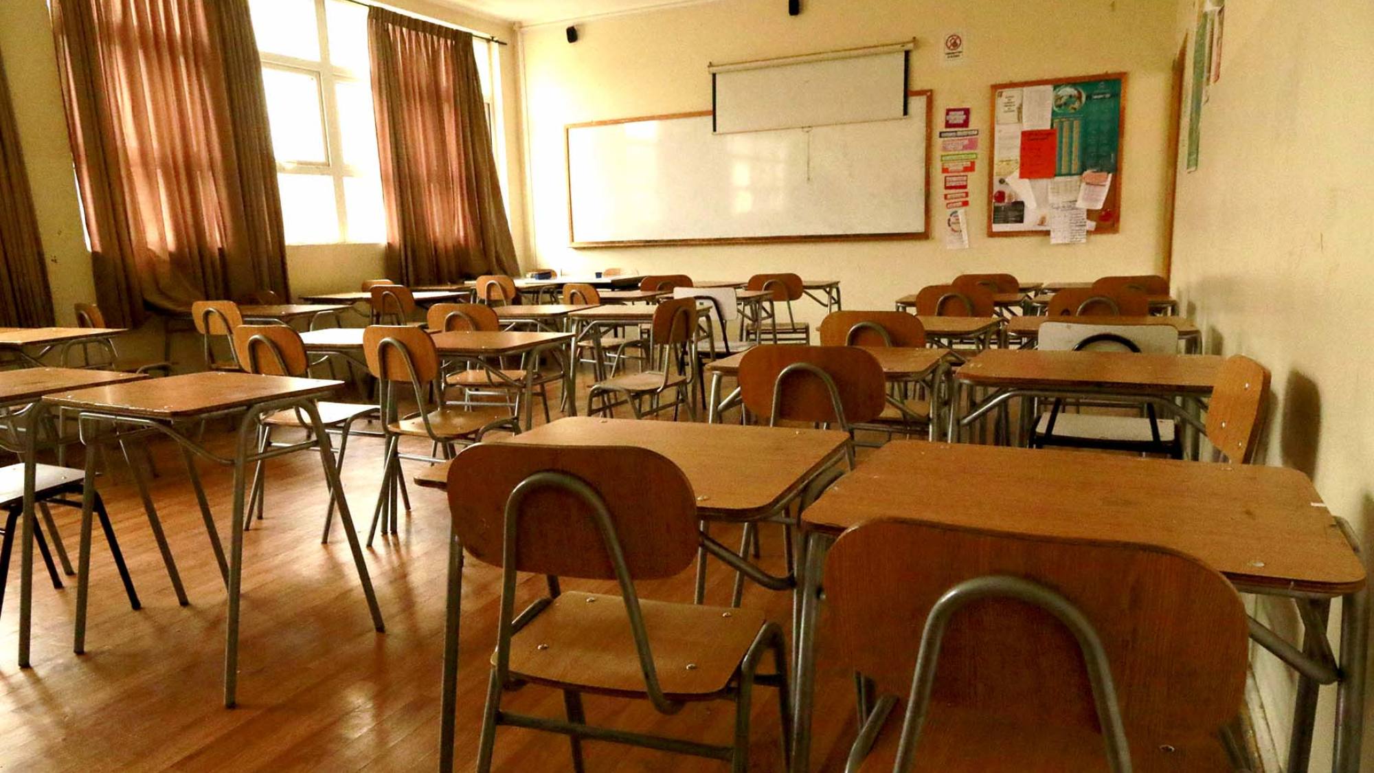 ¿Se suspenden clases en colegios que fueron locales de votación?