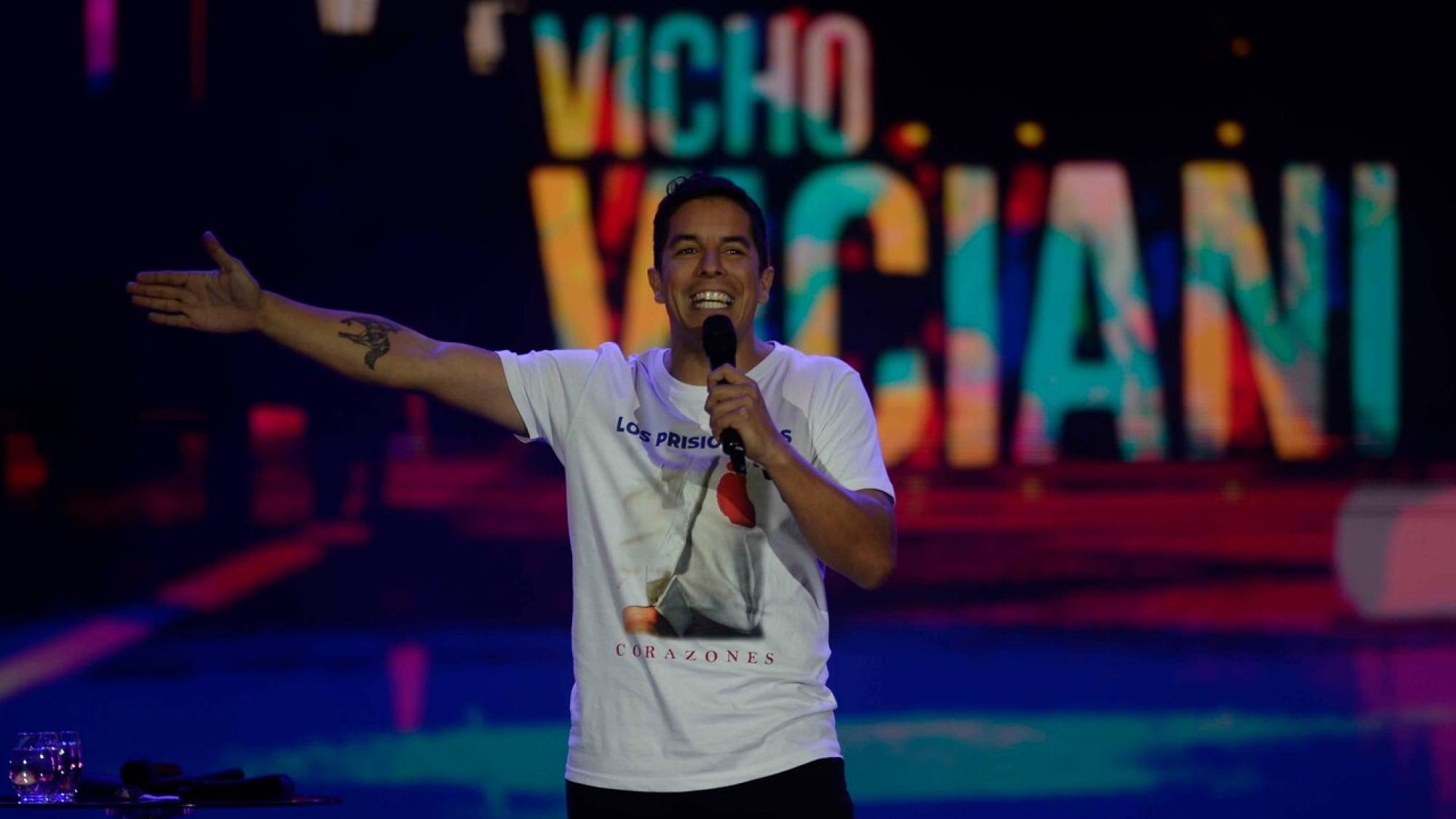 Pamela Leiva y Alex Ortiz celebraron triunfo de Vicho Viciani