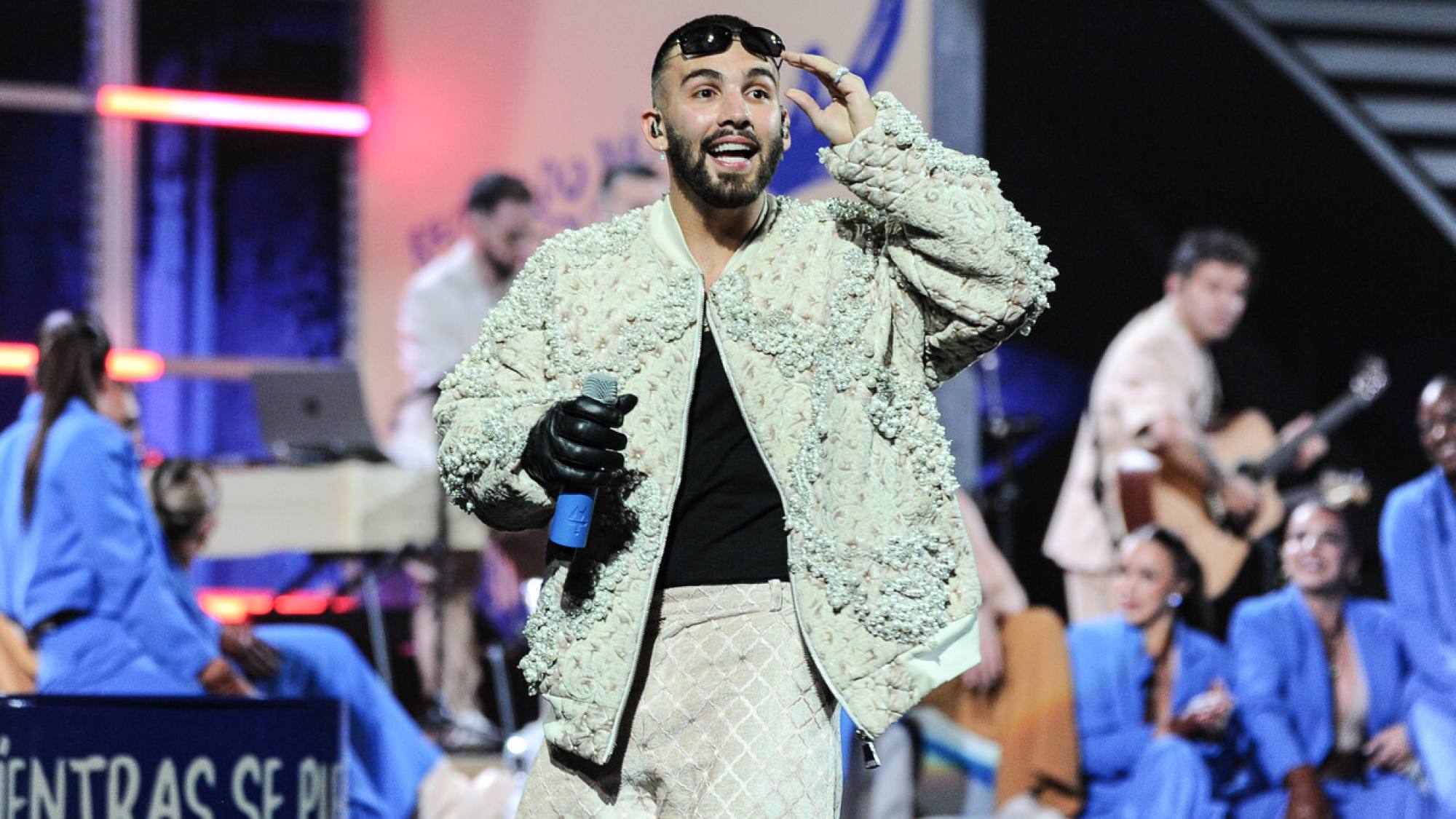 Un ratón irrumpió en pleno show de Manuel Turizo en Viña