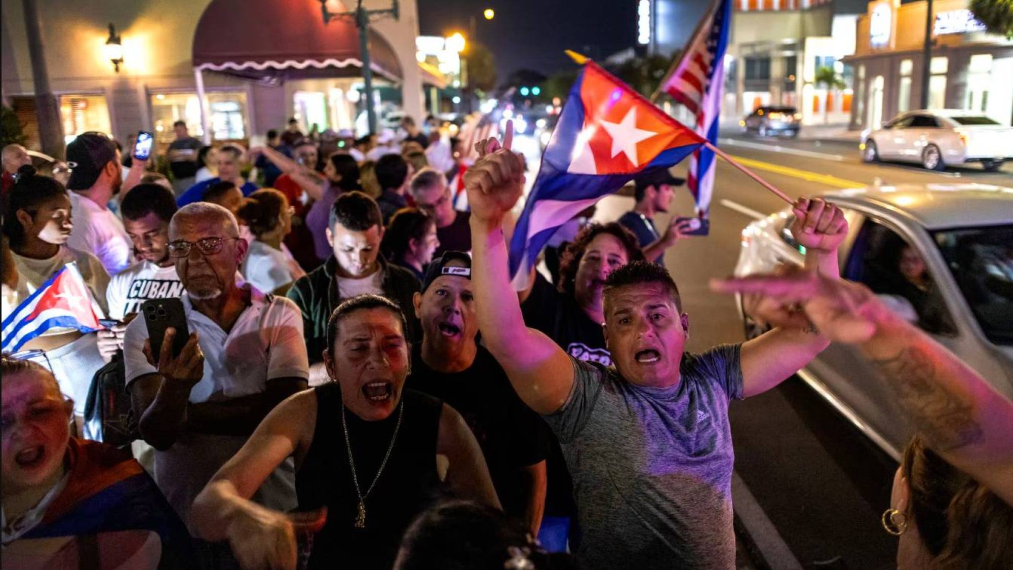 "Hambre y libertad": las protestas continúan en Cuba