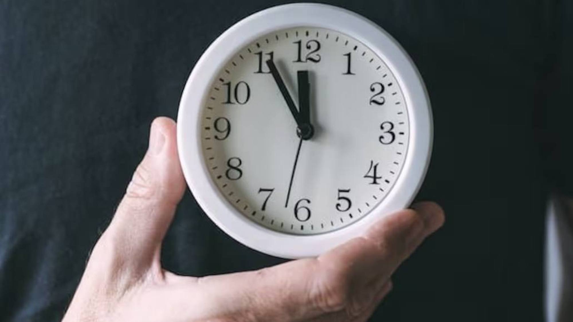 Cambio de hora en Chile: ¿cuándo se ajustarán los relojes?