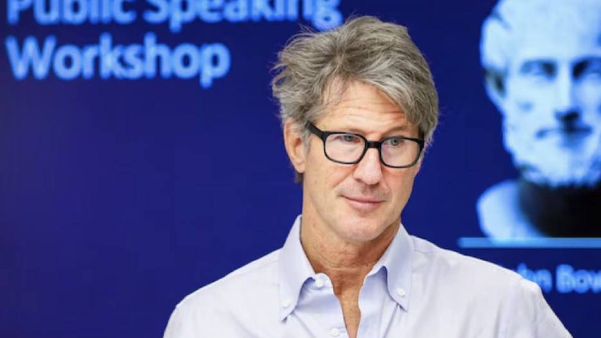 John Bowe perdió la paciencia con equipo de Primer Plano