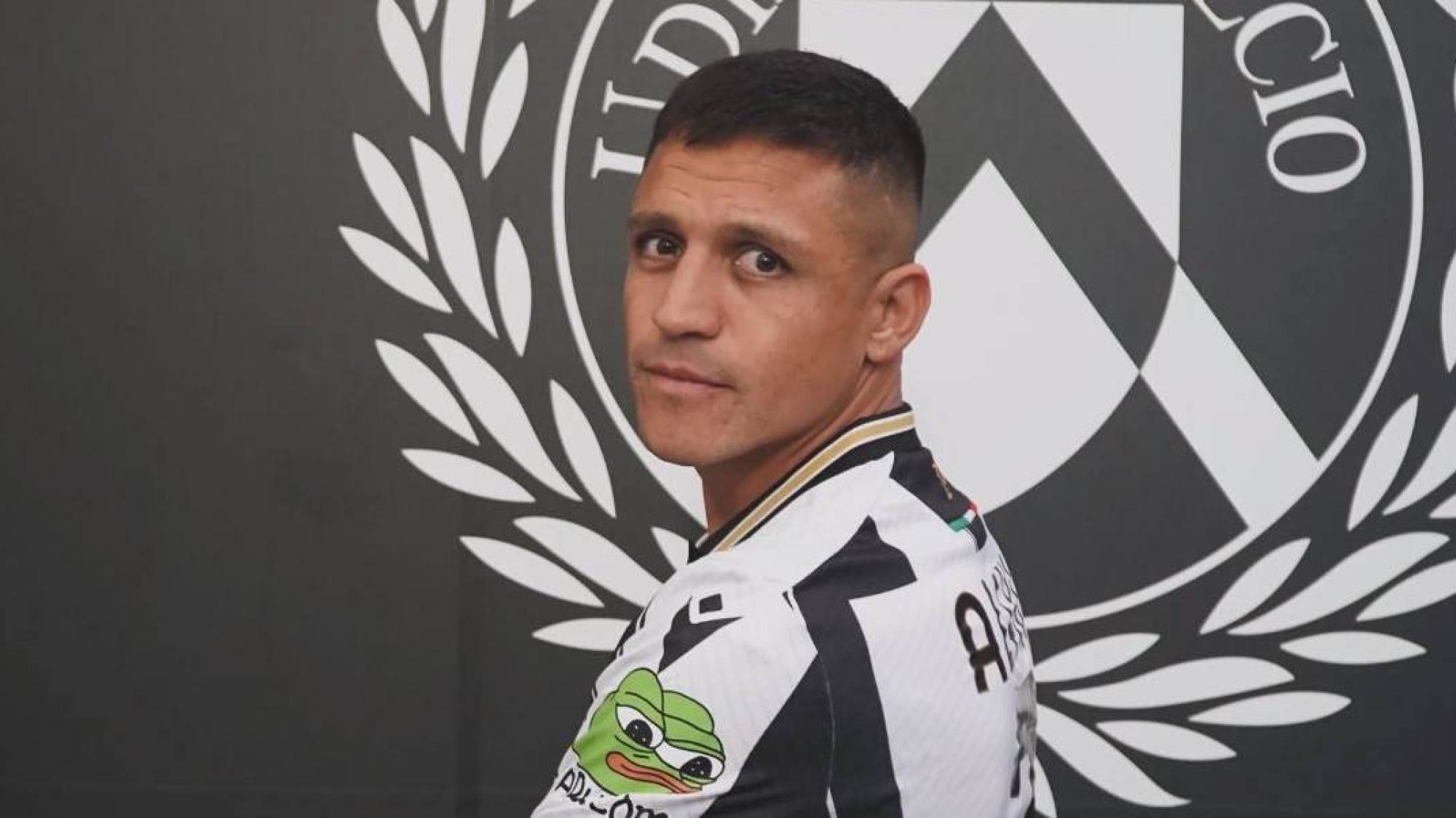 Alexis Sánchez fue presentado como ídolo en Udine