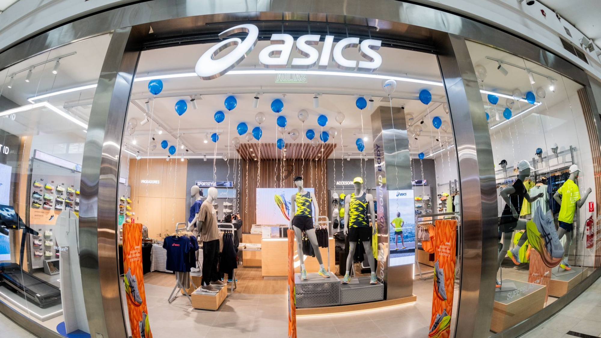 ASICS expande su presencia en Chile con la apertura de su quinta tienda