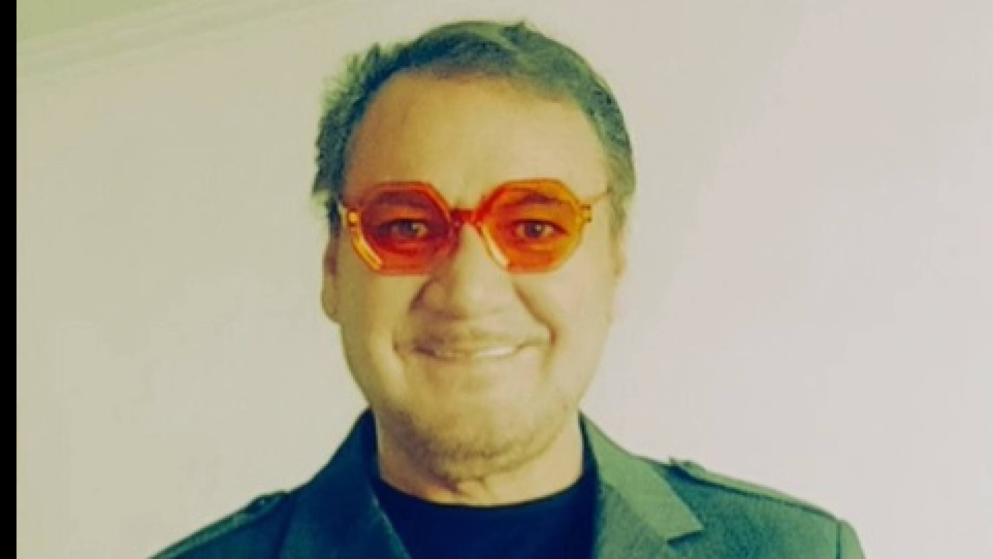 Rodrigo Muñoz presentó a su pareja 20 años menor