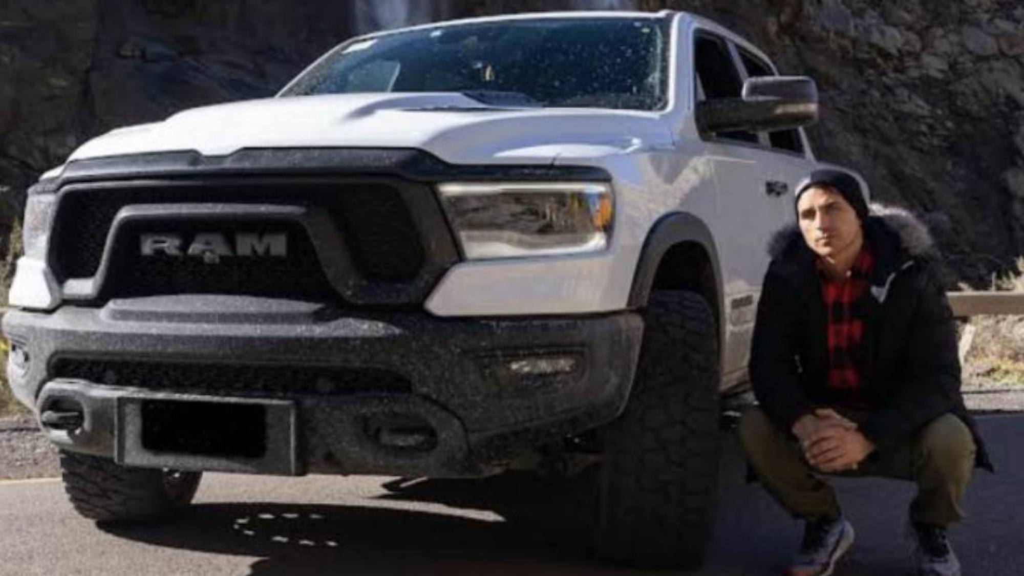 Pangal Andrade vende su camioneta en estos millones