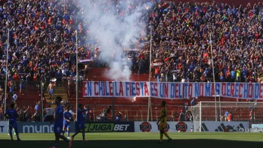 Barristas de la U amenazan con boicotear el fútbol chileno