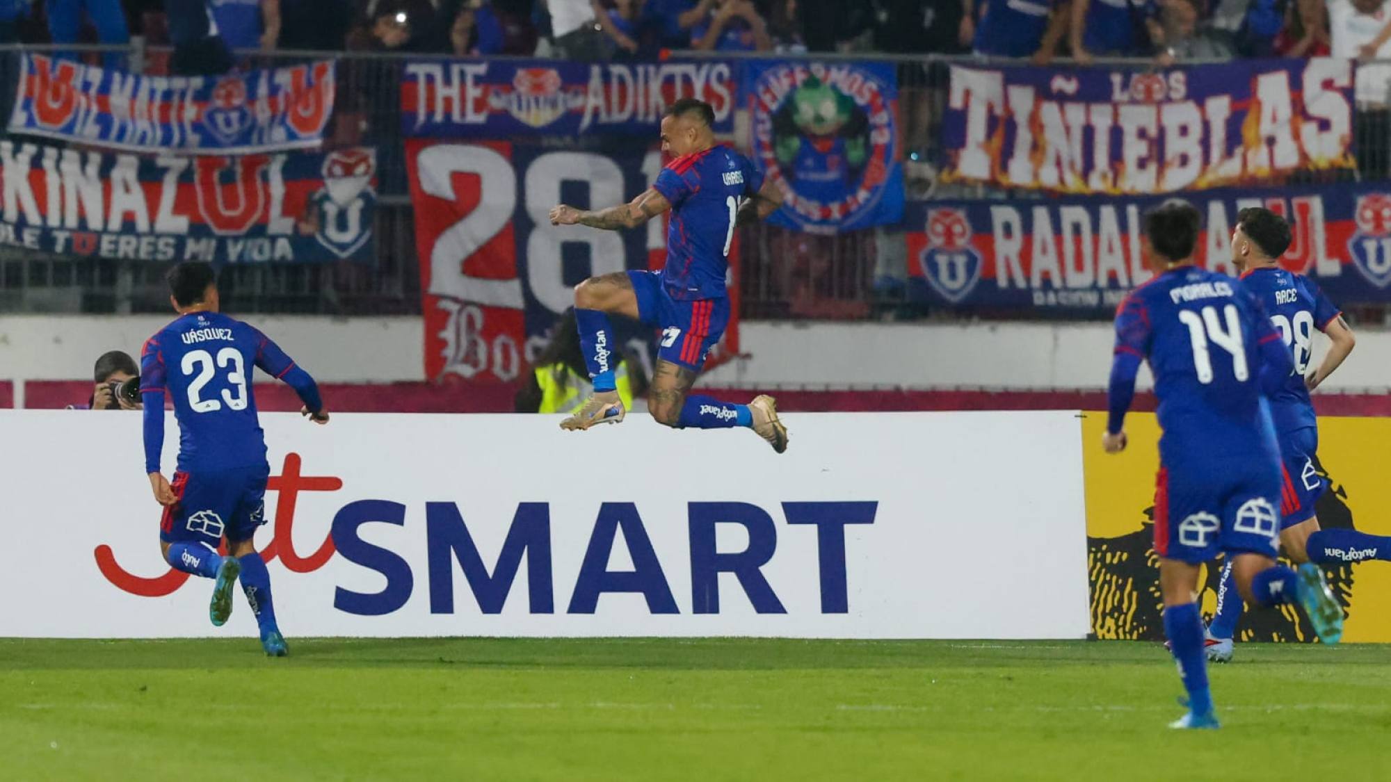 Eduardo Vargas salvó a la U de una catástrofe en el Nacional